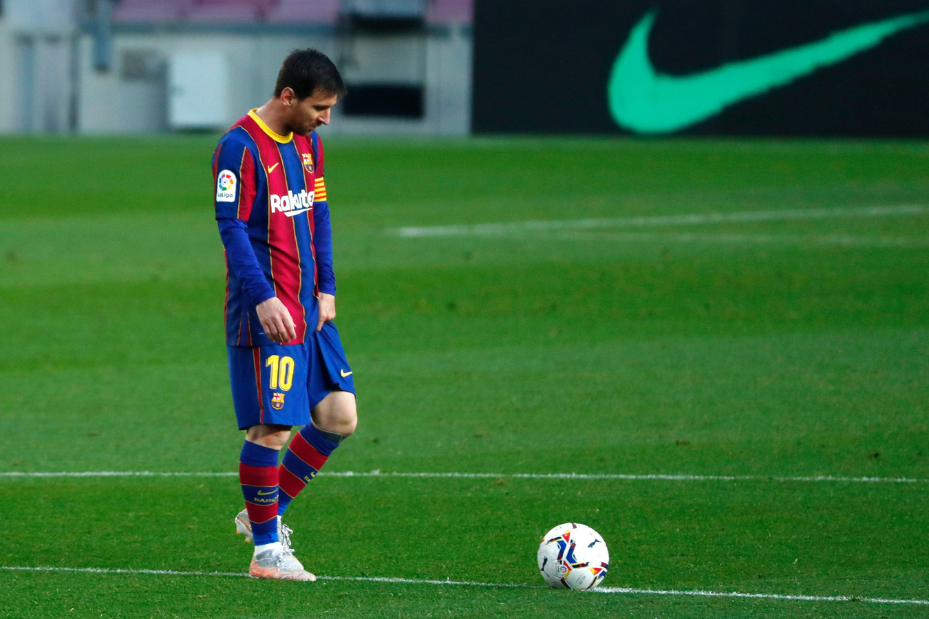 Lionel Messi (34) vertrekt na 21 jaar definitief bij FC Barcelona ...