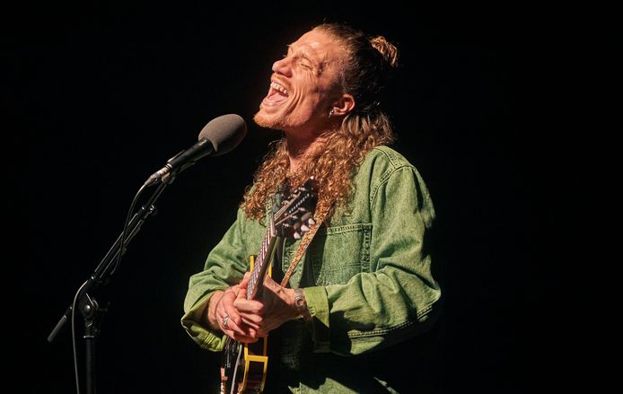 Osse singer-songwriter Robin Borneman start een nieuw hoofdstuk in zijn ...