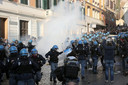 Feyenoord-hooligans slaan Piazza di Spagna kort en klein bij zware ...