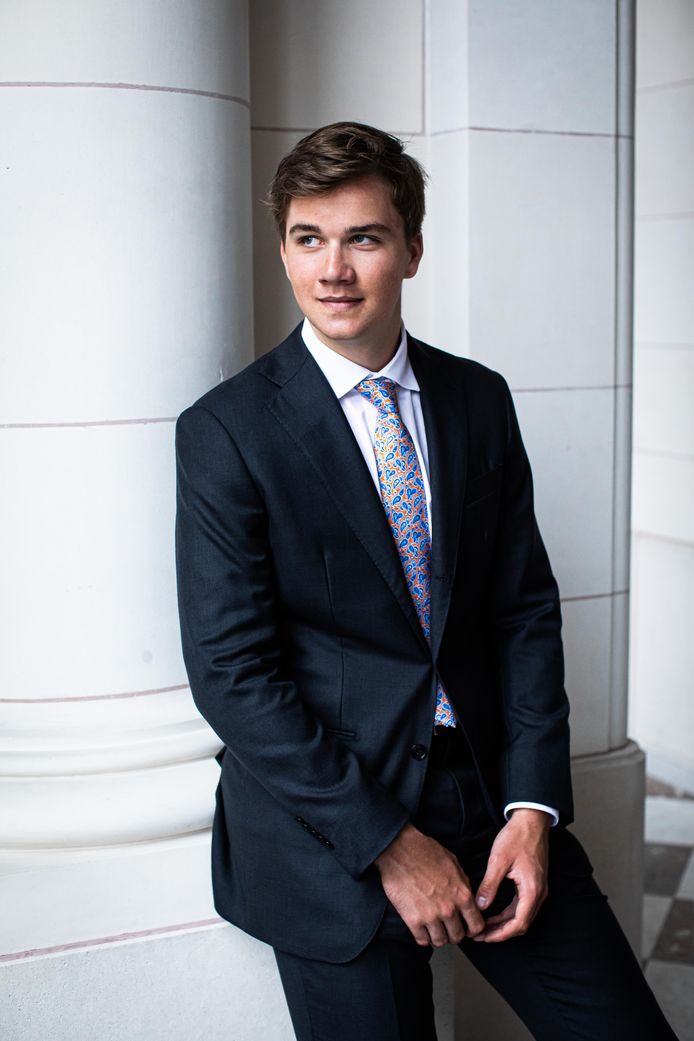 Jarige prins Gabriël gaat maandag naar het leger | Showbizz | hln.be