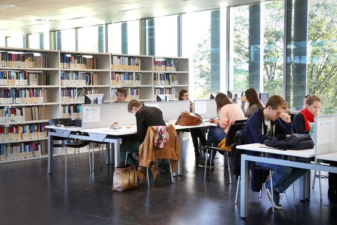 Vijf laptops op één dag gestolen in faculteitsbibliotheek Economie en ...