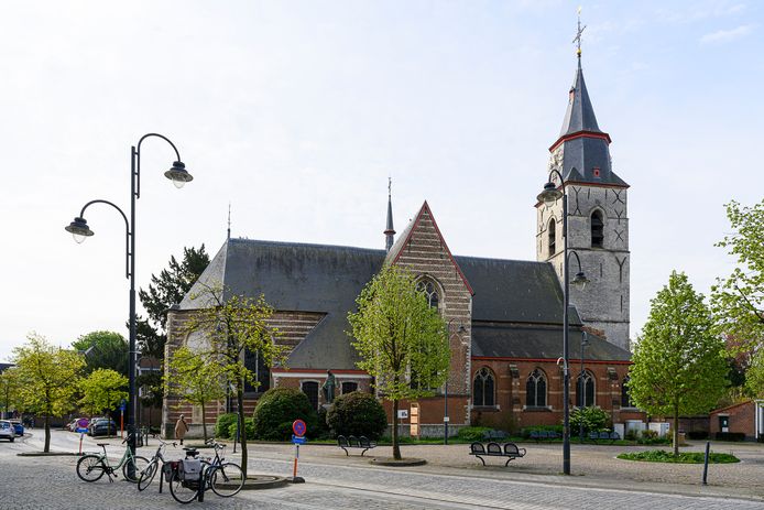 Edegem herdenkt einde Tweede Wereldoorlog met kransneerlegging en ...