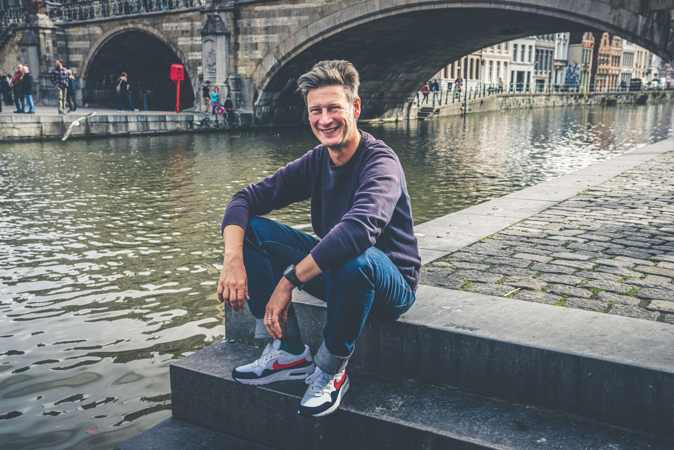 Speech’ is een ode aan de schoonheid van onze taal. Doorspekt met flauwe zever”: comedian Wouter ...