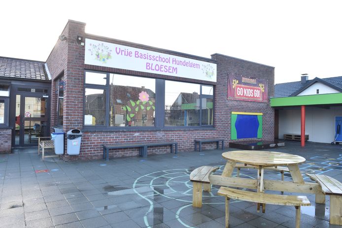 Inbrekers stelen geld en veroorzaken veel schade in Vrije Basisschool ...
