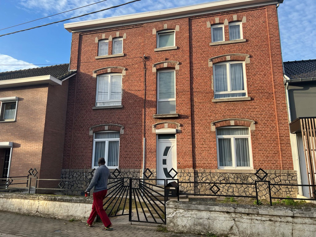 “De modder is weg, de verwarming ook”: zes maanden geleden werden de ...