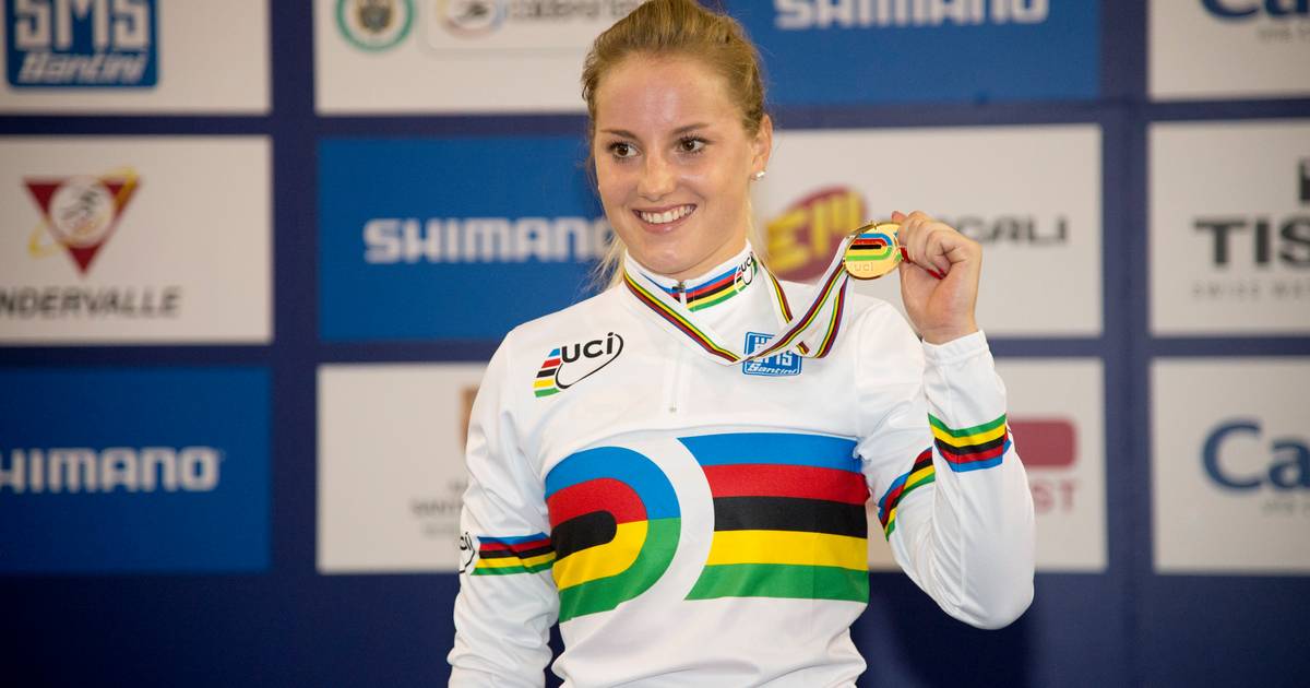 Kelly Druyts pakt de bloemen in Frankrijk | Wielrennen | hln.be