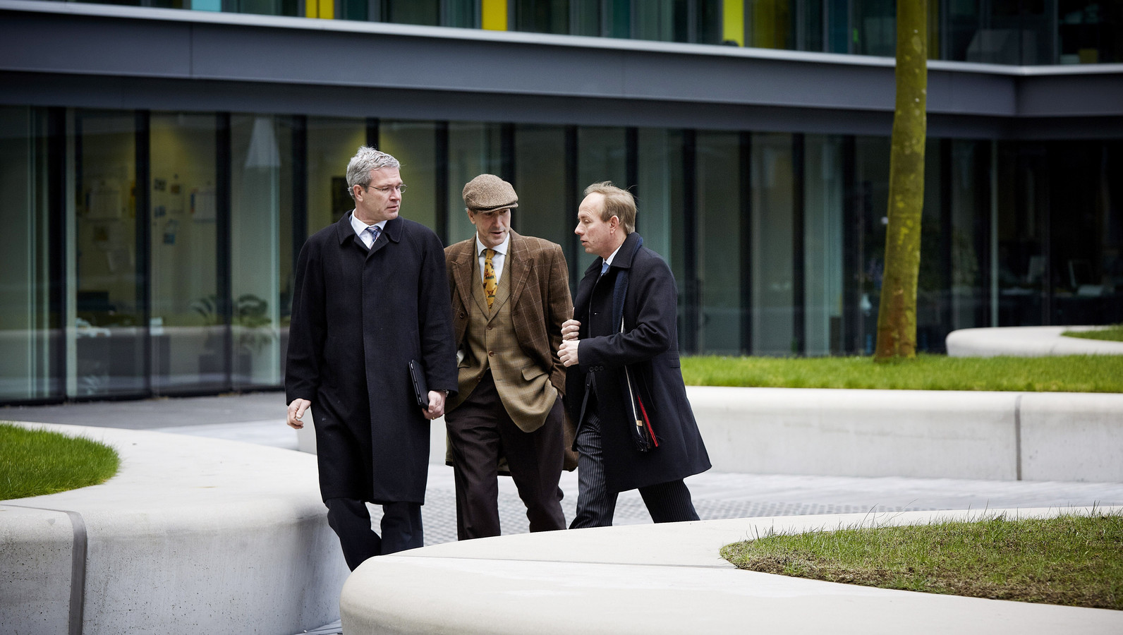 ‘Stijlicoon’ Menno zag 13 kabinetten komen en gaan en had zelfs sleutel ...