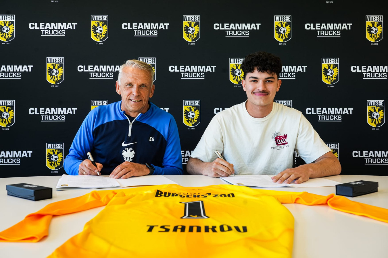 Vitesse legt keeper uit toplichting, Martin Tsankov, voor drie jaar ...