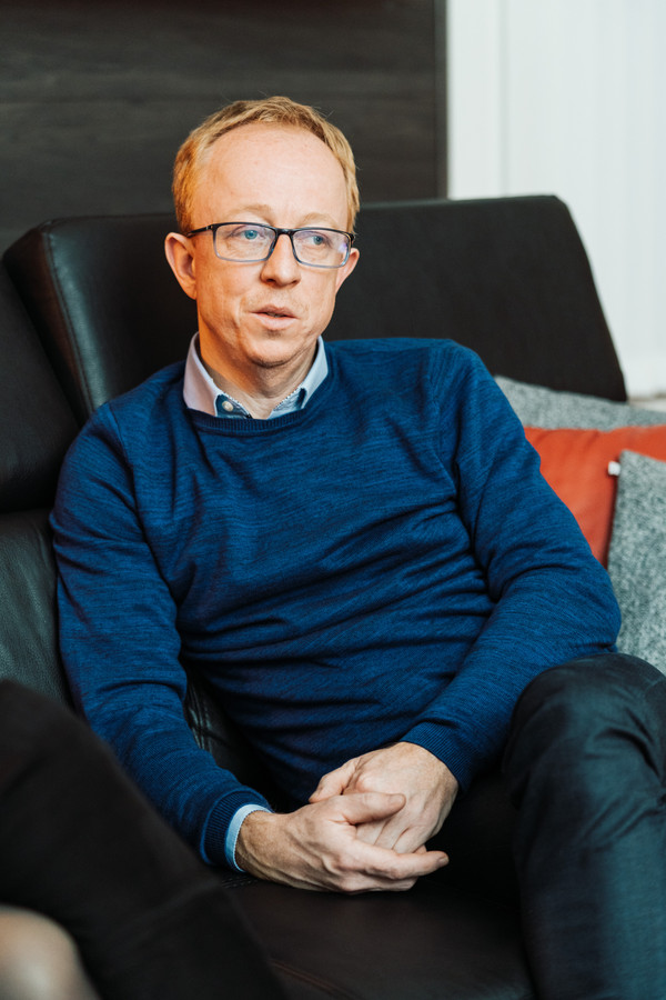 De 14-jarige dochter van Steven Pans werd ‘uit liefde’ door zijn ex ...