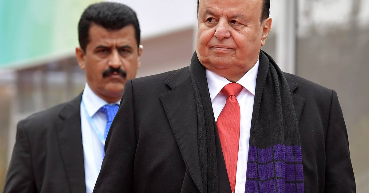 President Hadi draagt macht over aan nieuwe presidentiële raad in Jemen ...
