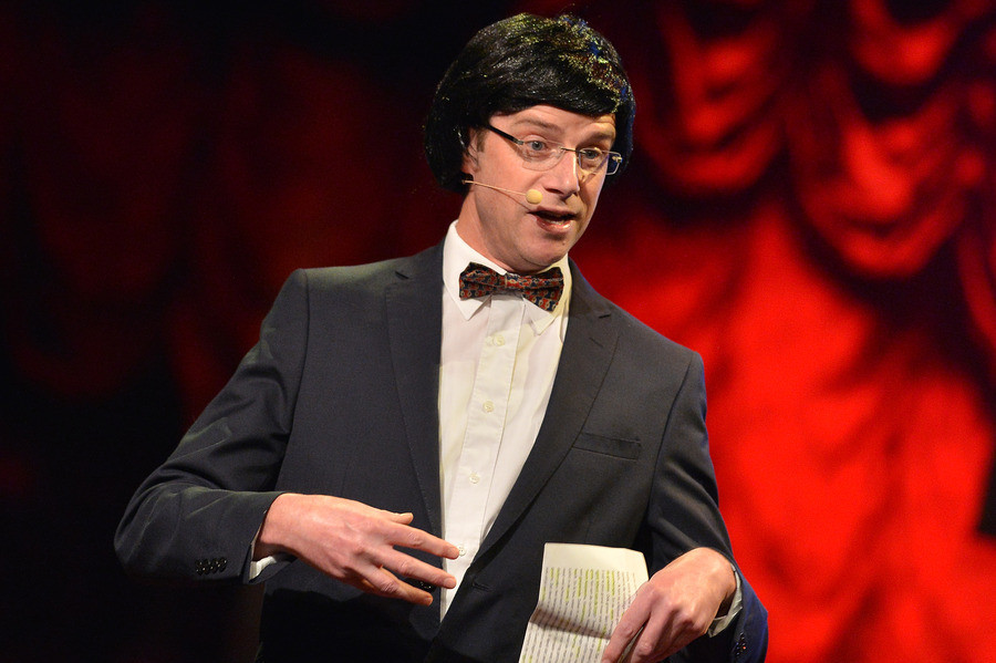 Walter Baele neemt afscheid van de typetjes uit zijn soloshows: “De ...