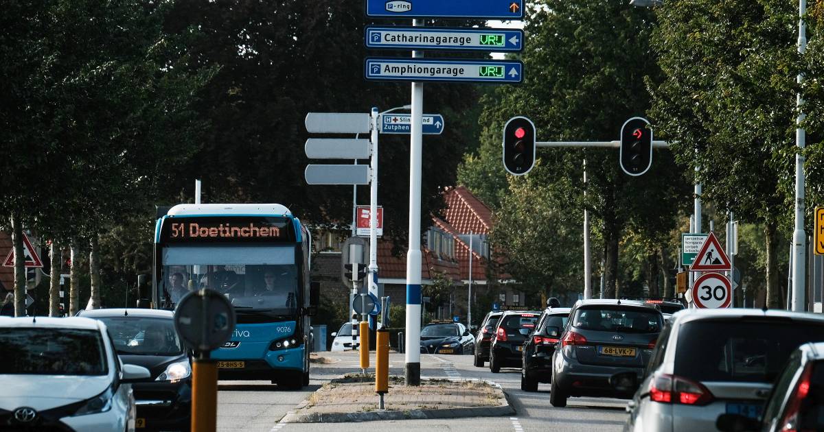 Druk kruispunt maanden dicht door werkzaamheden, ziekenhuis waarschuwt bezoekers voor extra ...