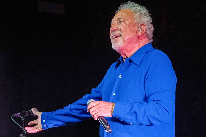 Tom Jones pakt de zaal in en Buddy Guy is een showman: de hoogtepunten ...