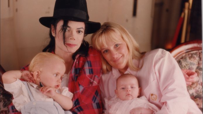 Debbie Rowe wil na Paris ook contact met zoon Prince | Default | hln.be