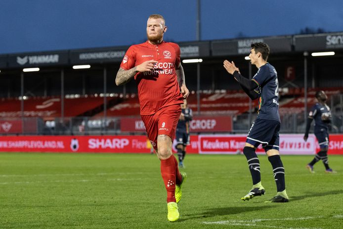 Odenthal kritisch op zichzelf én op scheidsrechter Kooij: ‘Penalty ...
