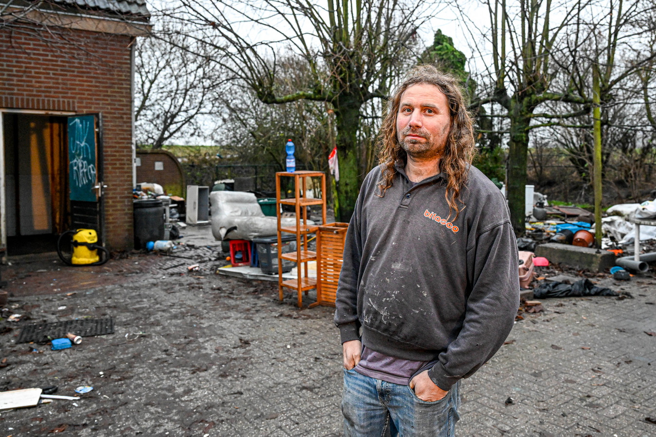 Sven kocht een huis dat werd uitgewoond door krakers: ‘Erger dan een ...