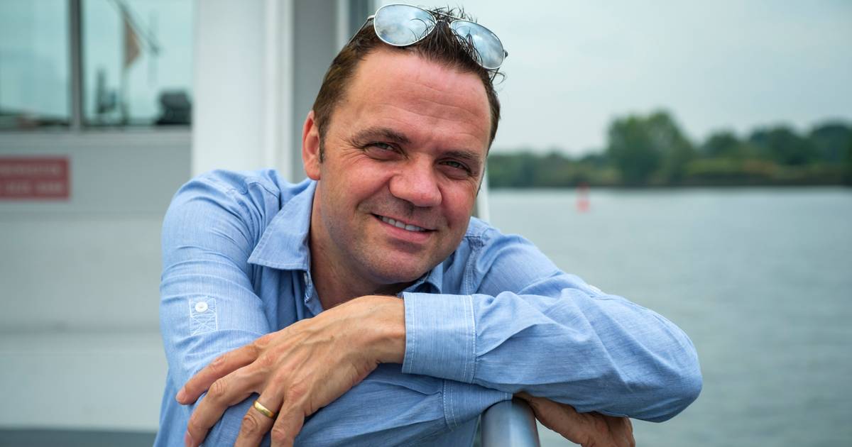 Steve Tielens (51) verrast met nieuwe single ‘Kom nu’: “Nooit gedacht ...