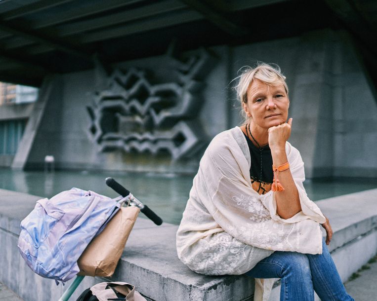 Het verhaal achter Laura van Dolrons ‘Geen verhaal’: ‘Het publiek keek ...