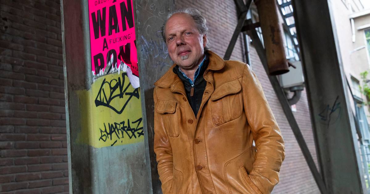 Muziekmens Bart van Dongen zou het nu 'wáánzinnig druk' hebben. Zou ... | Den Bosch, Vught | bd.nl