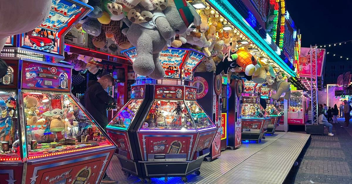 De schuifmachine op de Bredase kermis is erg in trek en kan verslavend ...
