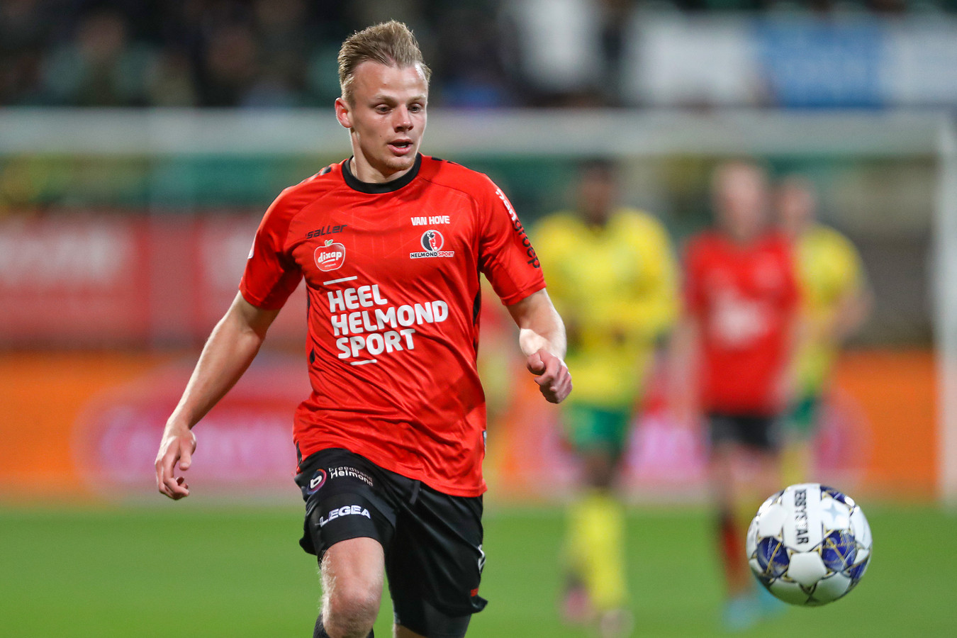 Helmond Sport beloont opgeleefde verdediger en doelman met contract ...
