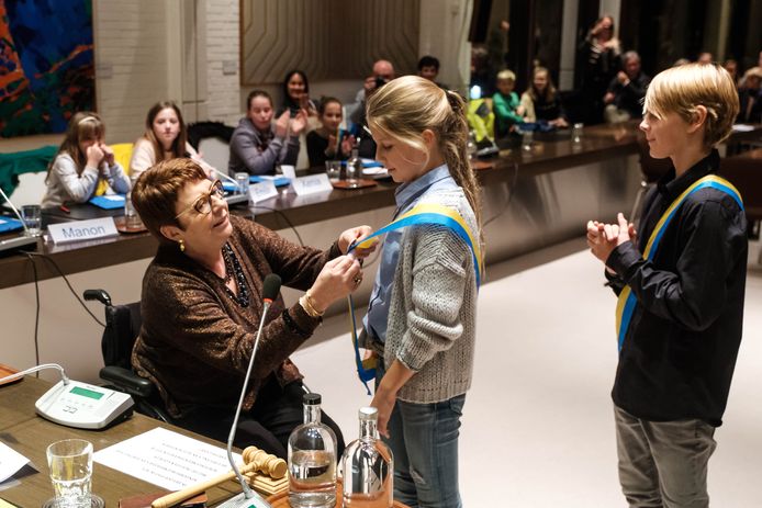 Gitte (11) is nieuwe kinderburgemeester | Aartselaar | hln.be