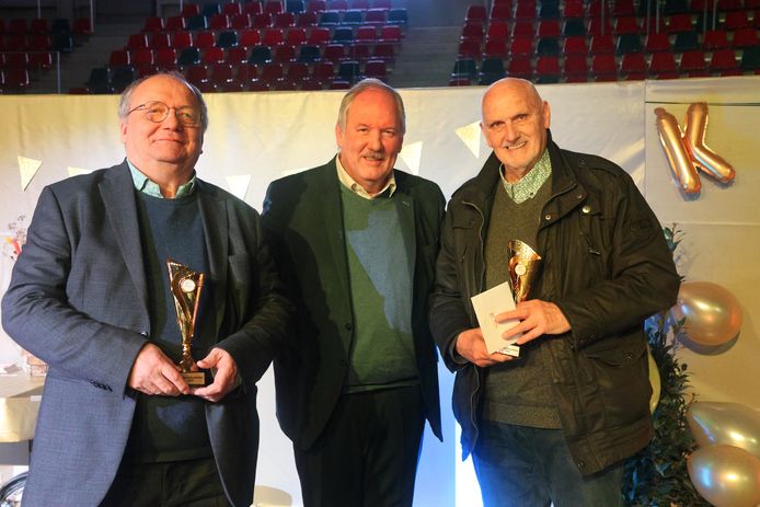 Paul Staut en Karel Engels krijgen trofee voor sportverdienste ...