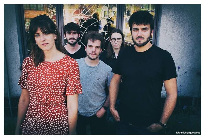 Lefgozers toveren Plein om tot LEF-markt | Kaprijke | hln.be