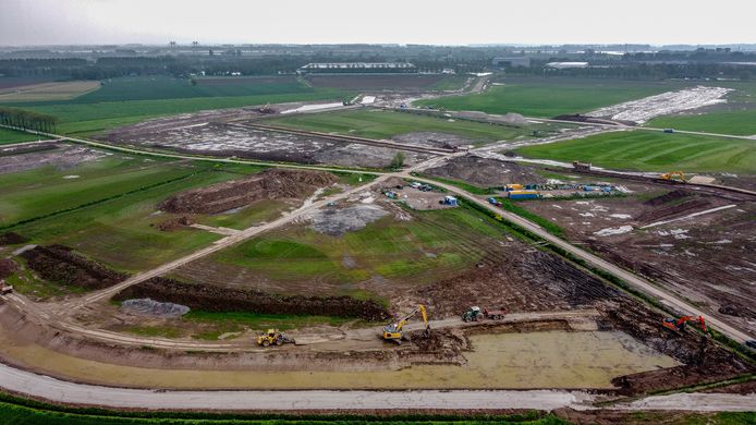 Geen gas, geen stroom: zeven nieuwe bedrijven op Medel dubben over ...
