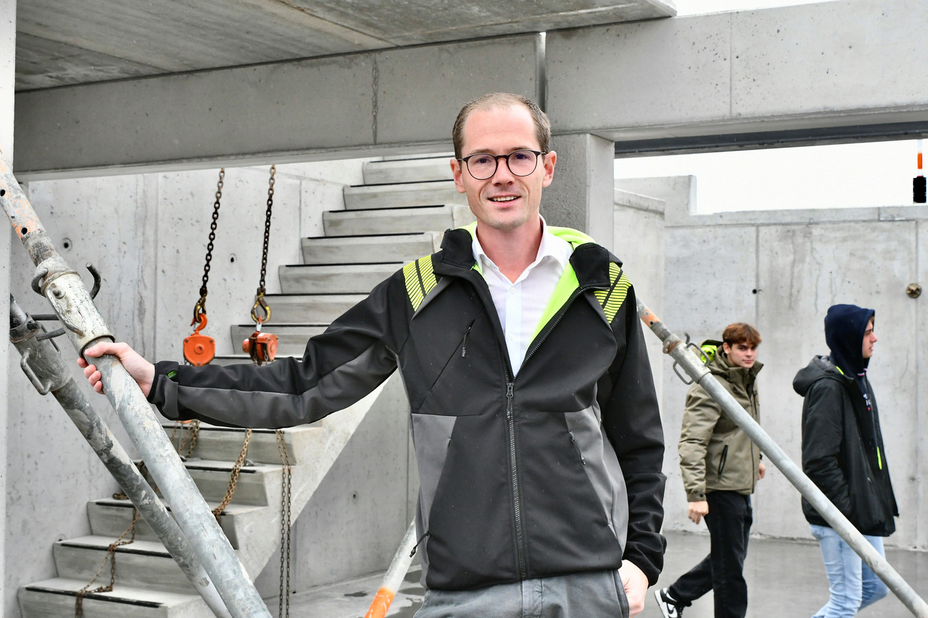 Bouwbedrijf nodigt studenten uit en helpt bij hun praktijkgerichte ...