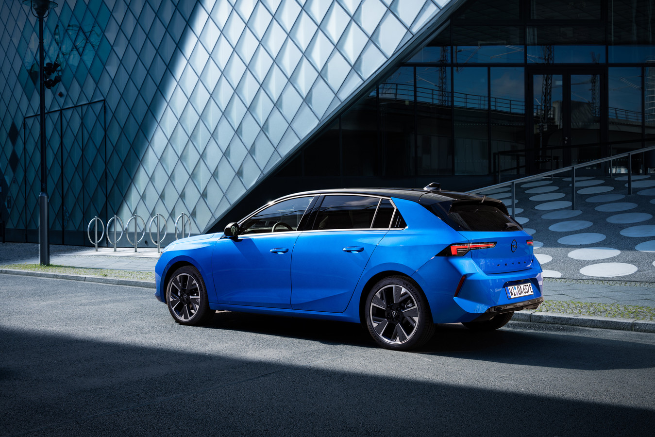 Onze autokenner testte de Opel Astra Electric: “Een verademing in ...