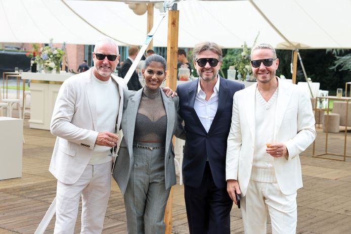 “Niets dan liefde”: indrukwekkend doopfeest voor Tiger Lee, het zoontje van Aisha Van Zele en ...