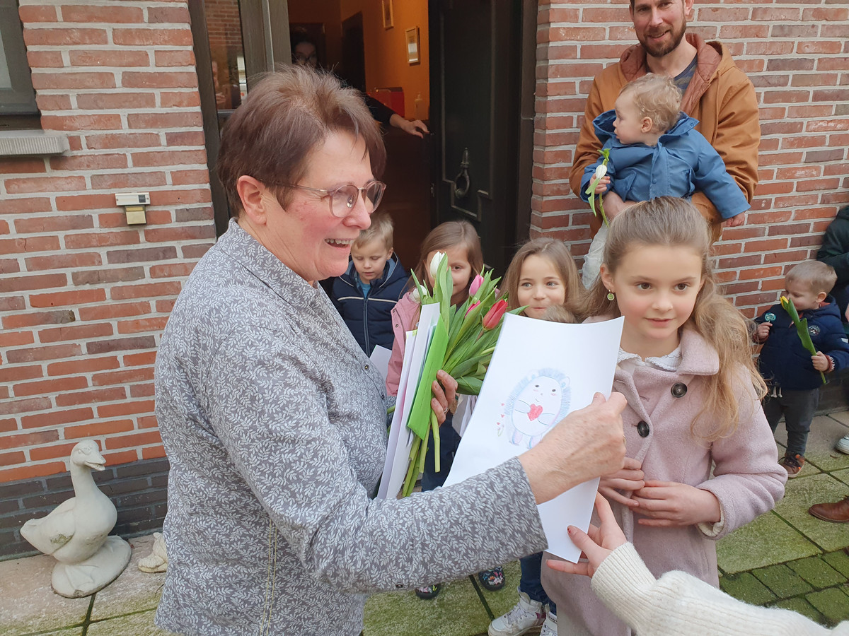 KIJK. Moeke Martine (64) gaat met pensioen: 75 ‘kinderen van vroeger ...