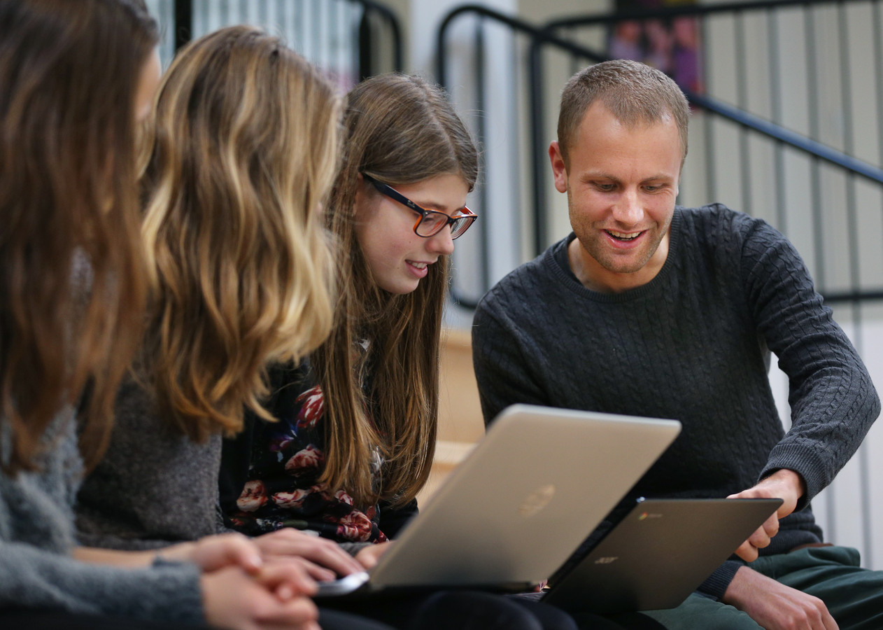 Global Teacher Prize: race om miljoen dollar voor leraar barst los ...