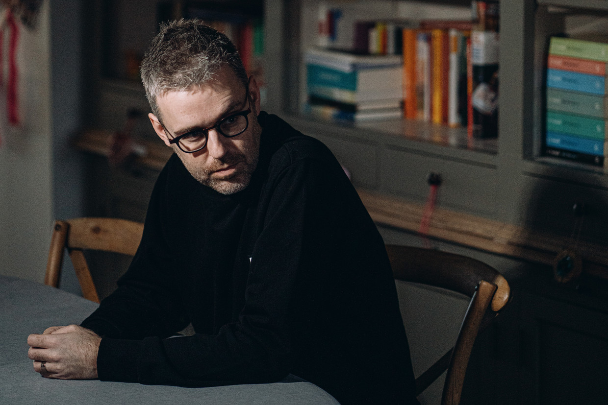 Vrienden van dichter Stijn De Paepe, die een jaar geleden overleed: ‘Je ...