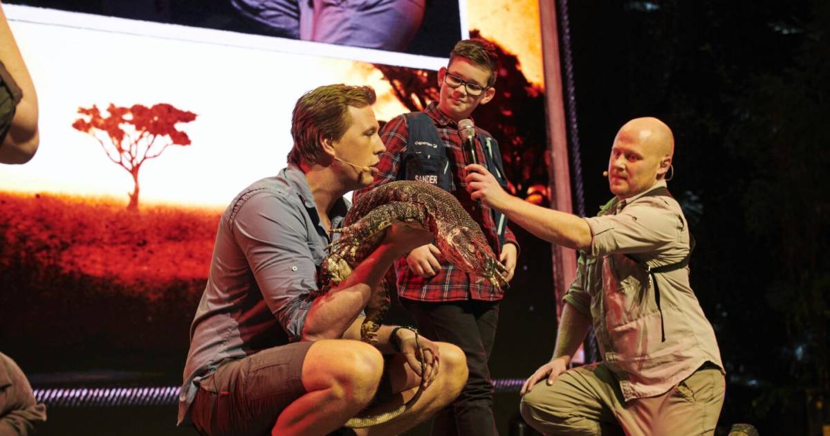 Sander (11) uit Leimuiden assistent van Freek Vonk | Alphen | AD.nl