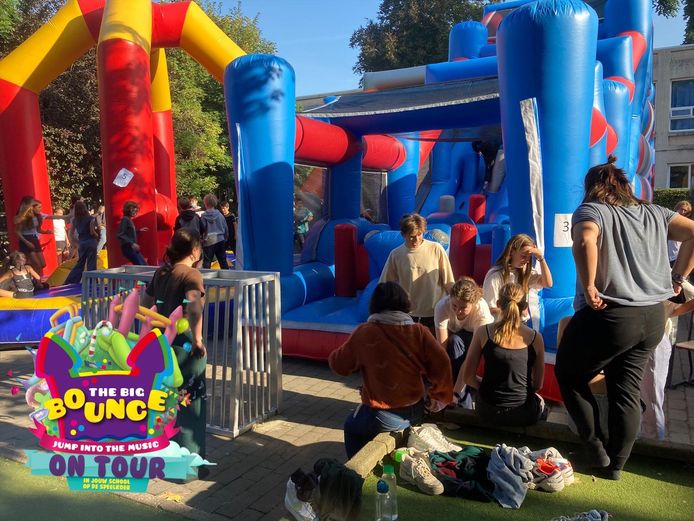 Big Bounce strijkt neer in Koninklijk Lyceum: “Kinderen gaan volledig ...