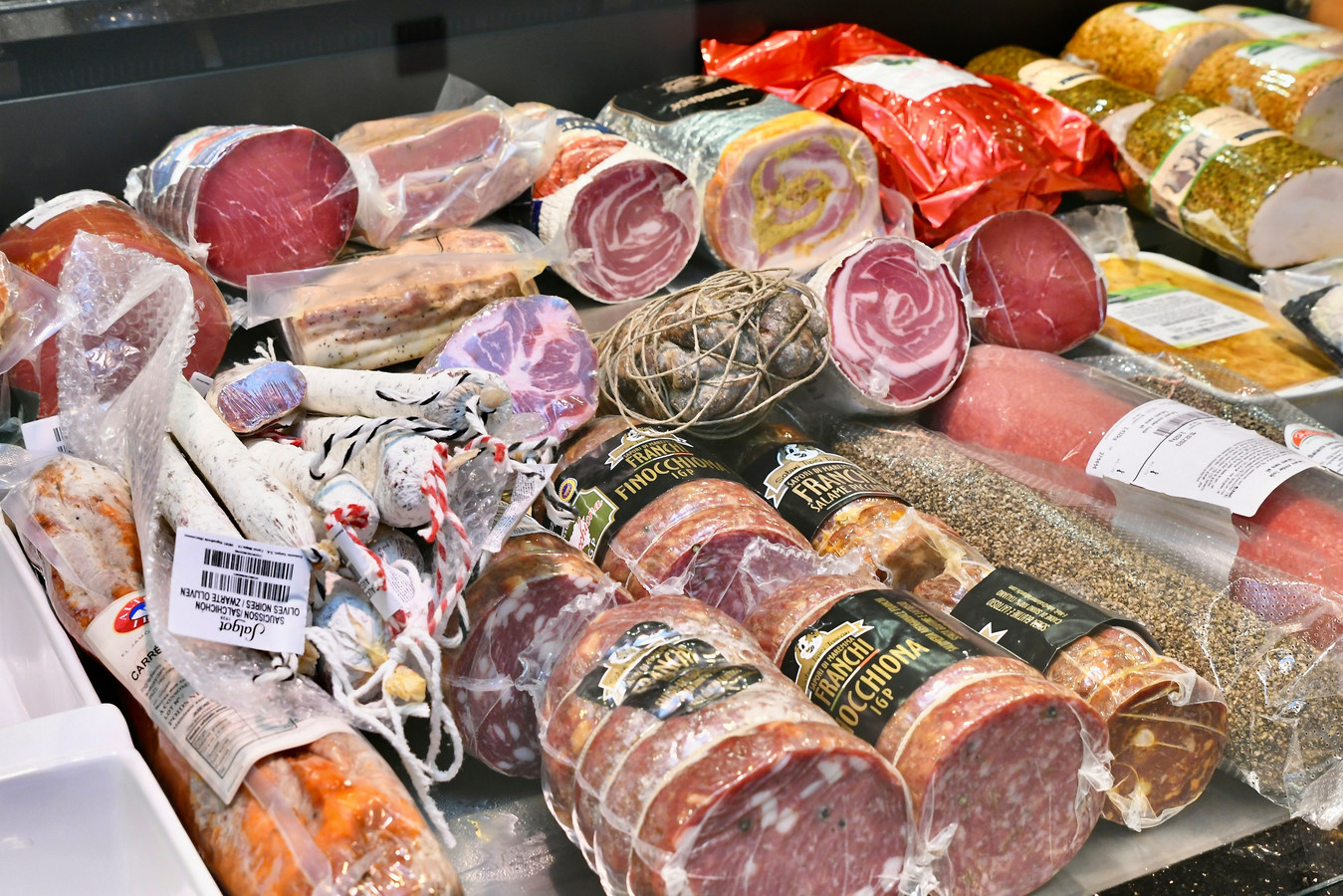 Kaas- en delicatessenzaak d’Hofstede officieel geopend | Foto | hln.be