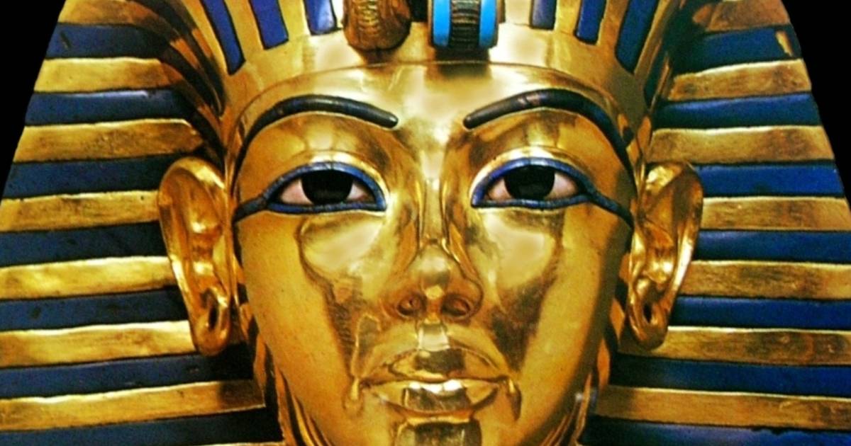 Gouden masker van farao Toetanchamon weer hersteld | Buitenland | AD.nl