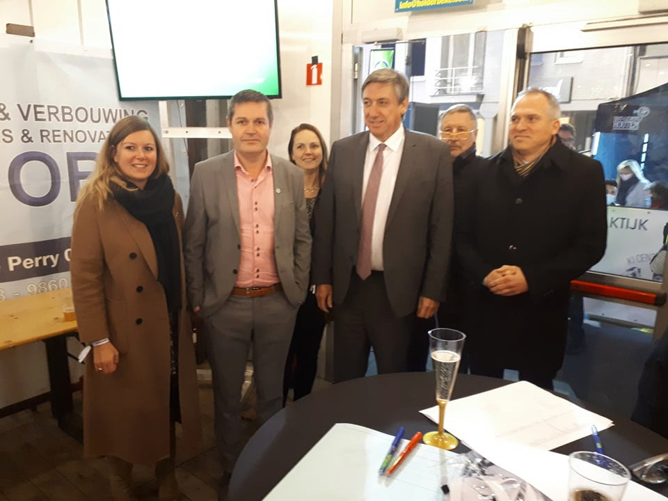 Winterjaarmarkt officieel gestart in aanwezigheid van ministers Jambon ...