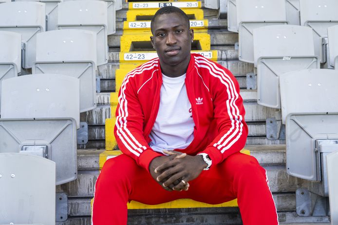 Het opmerkelijke levensverhaal van topschutter Kevin Denkey: “Een short ...