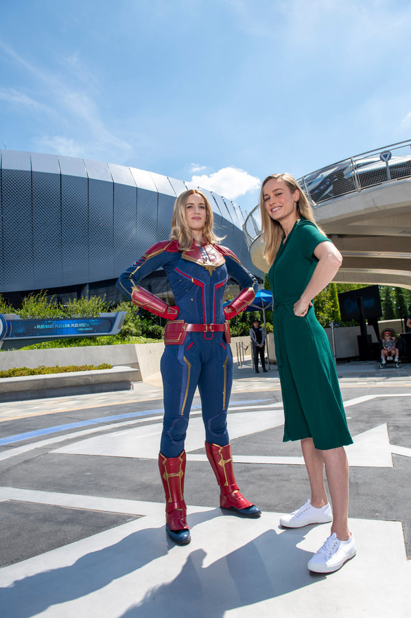 ‘Captain Marvel’-actrice Brie Larson test eigen attractie uit in ...
