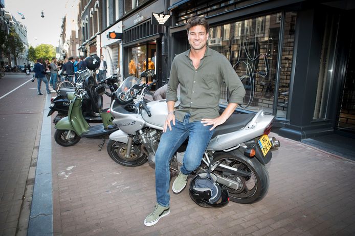 Rick Brandsteder had vaker losse handjes | Show | AD.nl