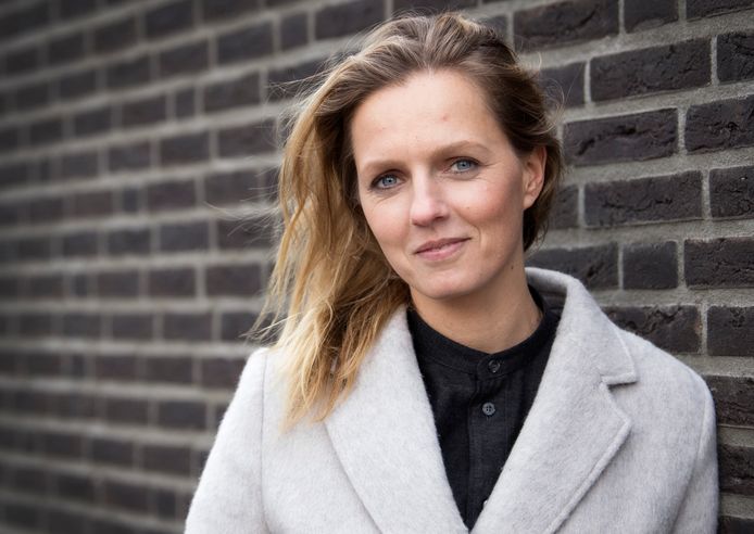 Leonie ter Braak: ‘Absurd dat jonge vrouwen strijken voor hun man ...