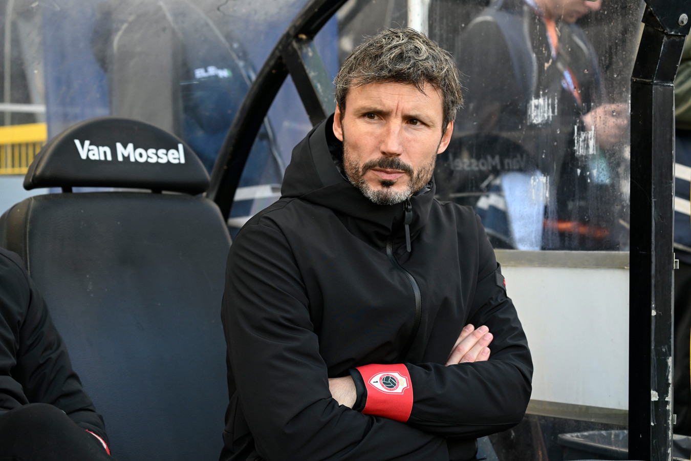 Verdachte van carjacking van Antwerp-trainer Van Bommel is Somalische vluchteling: “Hij ...