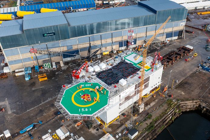 Offshore platform ‘Baltic Eagle’ klaar voor vertrek uit Hoboken ...