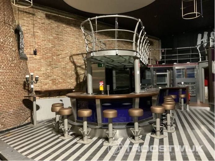 Danskooi, unieke barmeubels, lichtreclame en een condoomautomaat ...