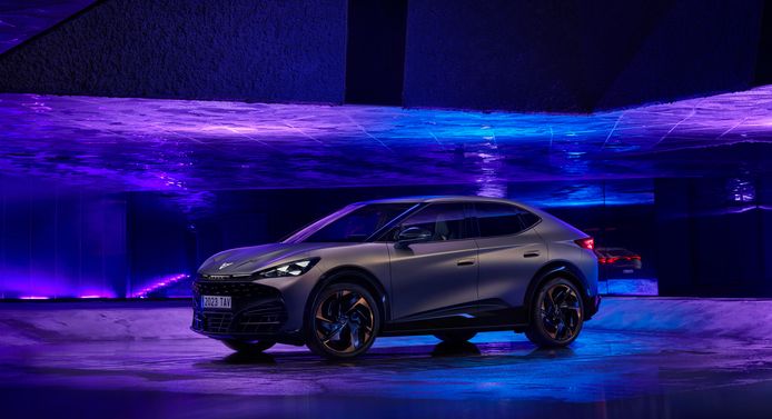 Nieuwe, elektrische Cupra Tavascan: als een kleine Lamborghini Urus ...