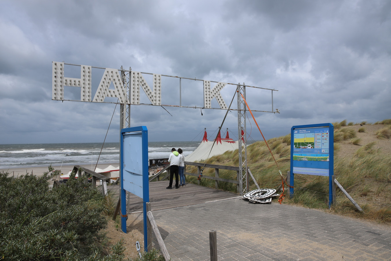 Paniek in de tent bij Hans Klok: 'Werd door personeel opgebeld: Hans ... Paniek in de tent bij Hans Klok: 'Werd door personeel opgebeld: Hans ...