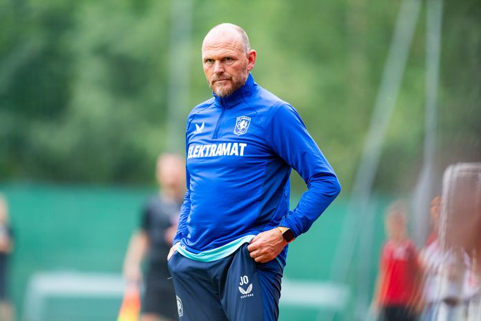 FC Twente-trainer Joseph Oosting: ‘Salzburg heeft een sterk centrum en ...
